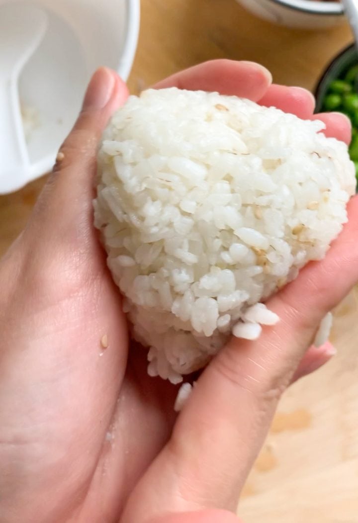 Vegan Onigiri 3 ways (Japanese Rice Balls) - Veggie Anh