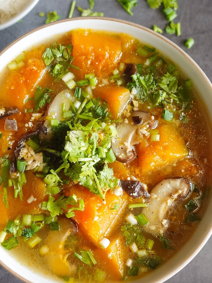 Vietnamese Sweet and Sour Soup - Veggie Anh